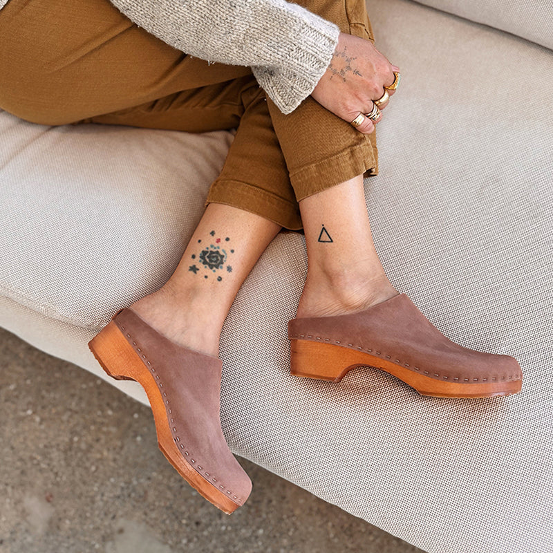 Pink Clogs – Bryr Studio